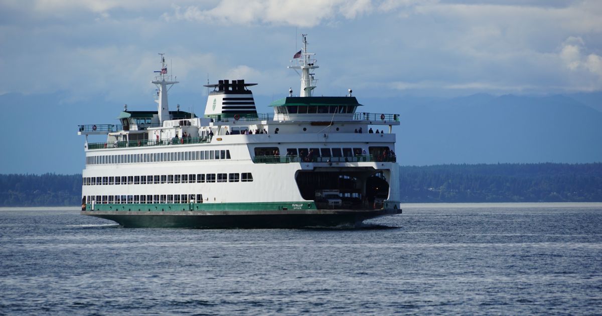 Fast Boat vs Ferry in Indonesia: Which One Should You Choose? - www ...